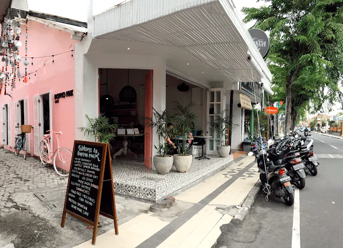 Your Ultimate Guide to the Best Coffee Shops in Seminyak