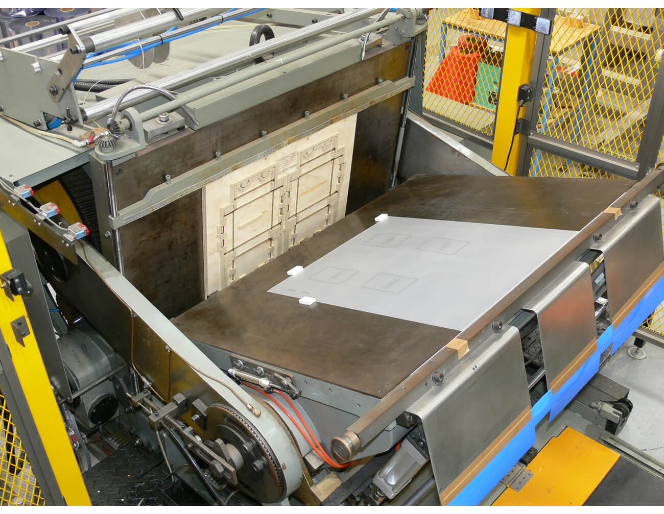 Custom Die Cutting & Creasing Services | Plastics Australia