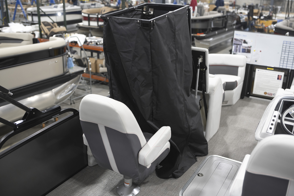 Corsa Pontoon Boat Floorplans | Barletta Pontoon Boats Australia