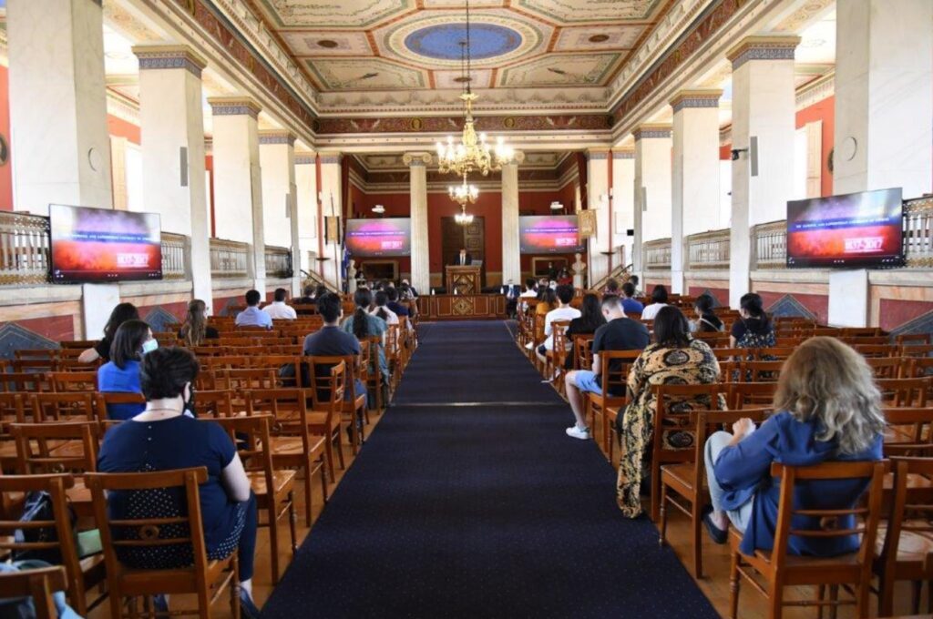 Athens University welcomes first English 4-year undergraduate program ...