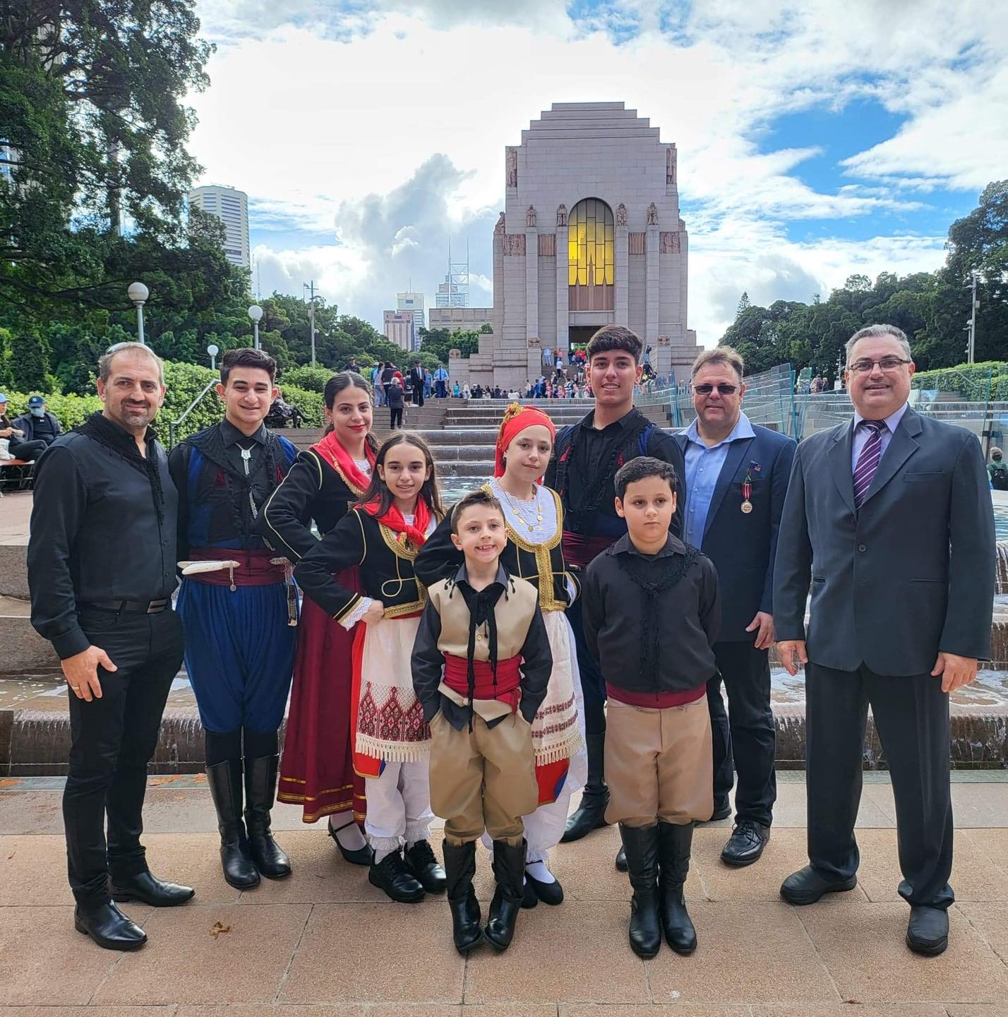 'A time to remember the fallen': Greeks in Australia and Greece mark ...