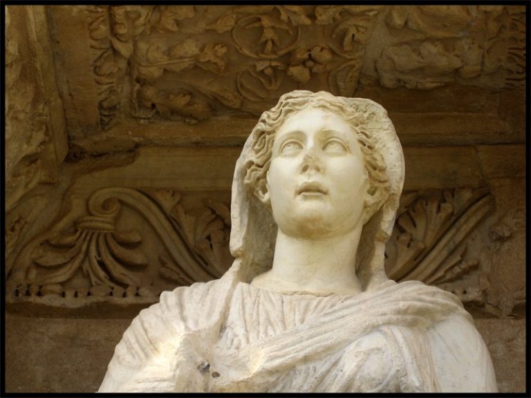 5 historic female Greek scientists and philosophers you should know ...