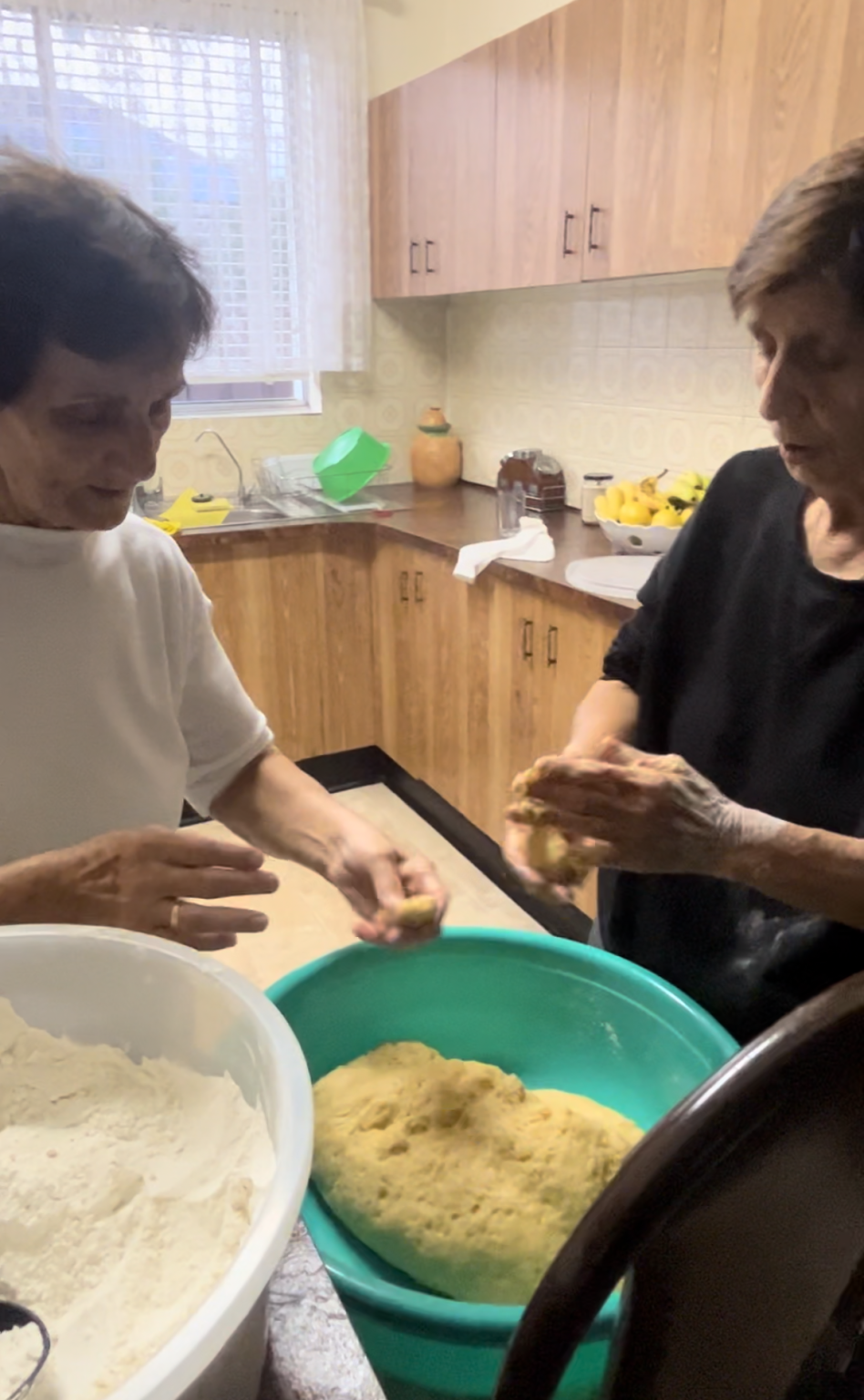 Traditional Greek Recipes: Tsoureki – Greek Herald