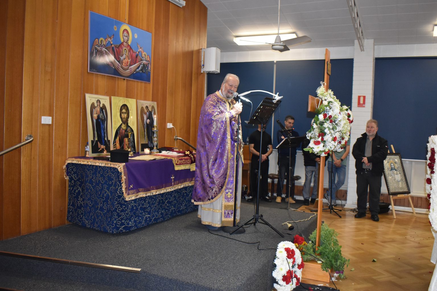 Papa Lefteris defrocked but people still turn up to Good Friday service ...