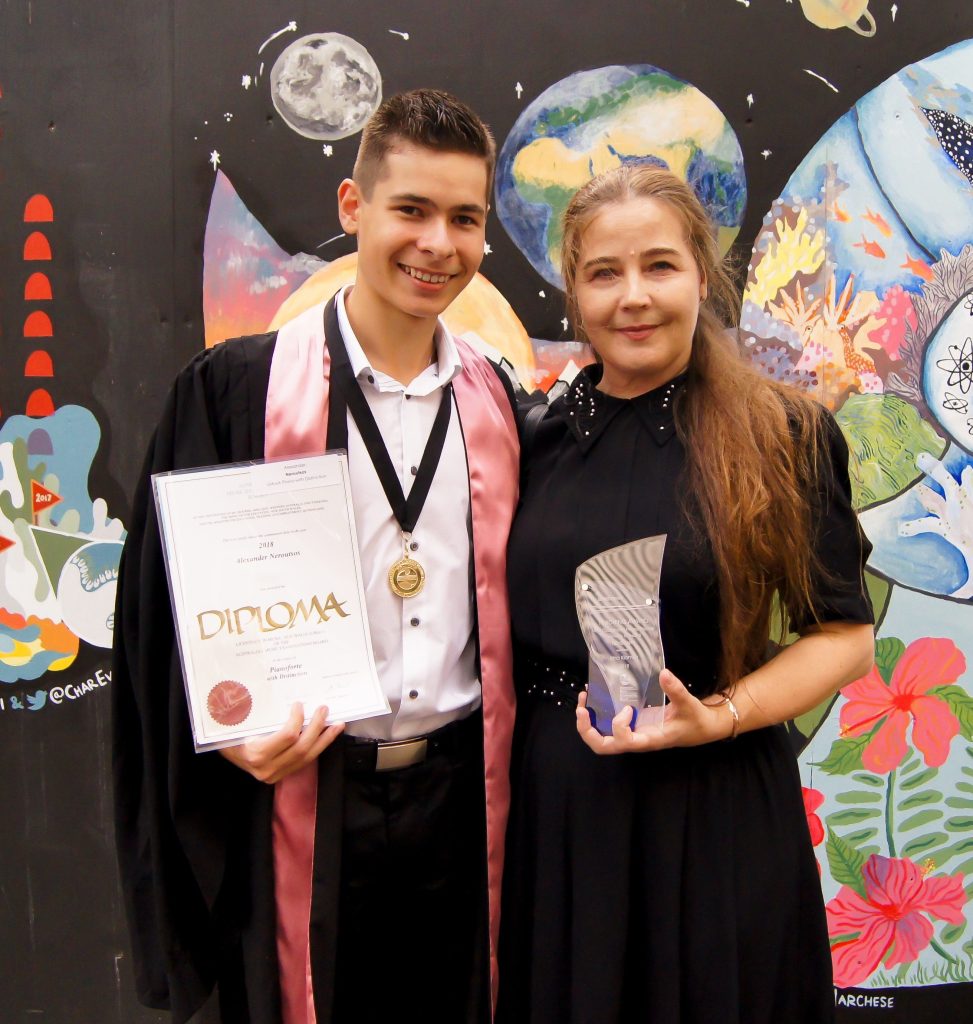 Sydney pianist Alex Nero takes on Greek hits and wants you to listen ...