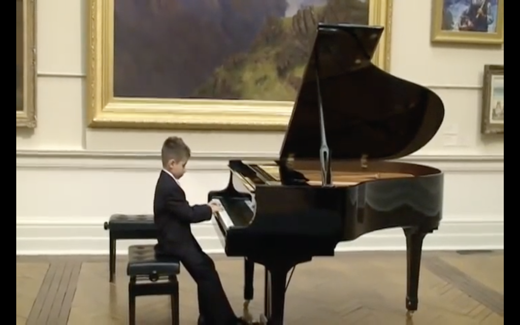 Sydney pianist Alex Nero takes on Greek hits and wants you to listen ...