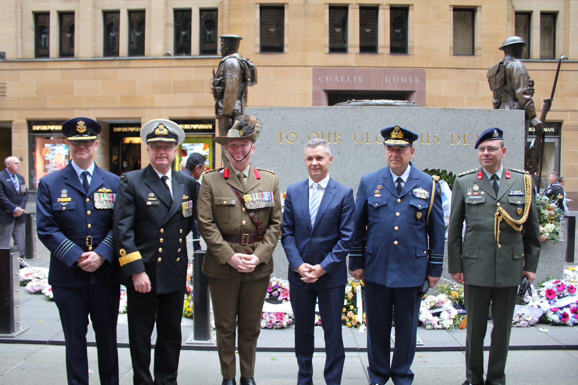 Greeks and Australians pay their respects to Battle of Crete fighters ...