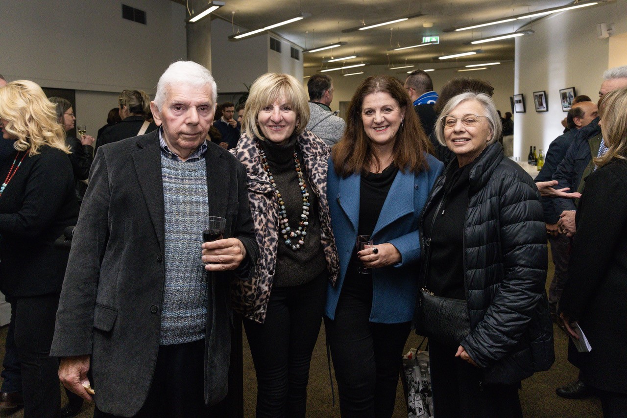 'Epistrofi': Photographers in Australia document their return to Greece ...