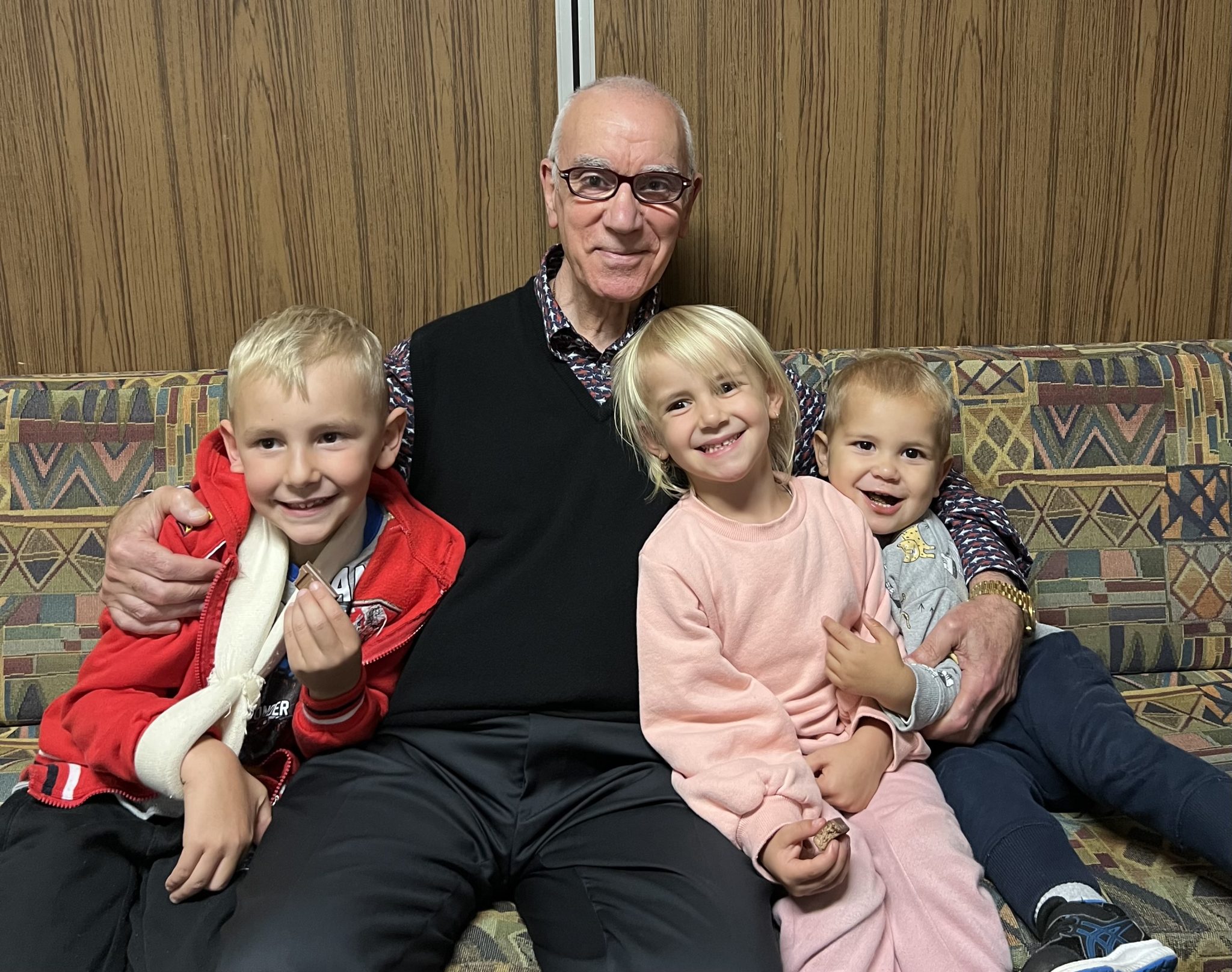 Dr Terry Pouras: Adelaide paediatrician retires after more than 50 ...