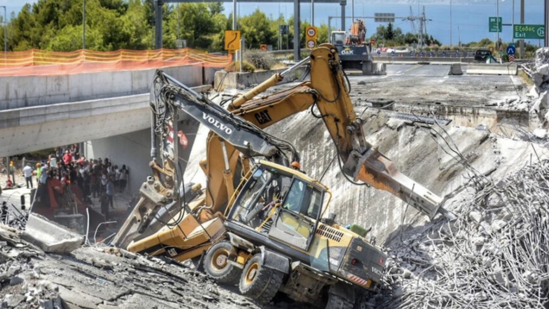 One dead, multiple injured in Patras motorway bridge collapse – The ...