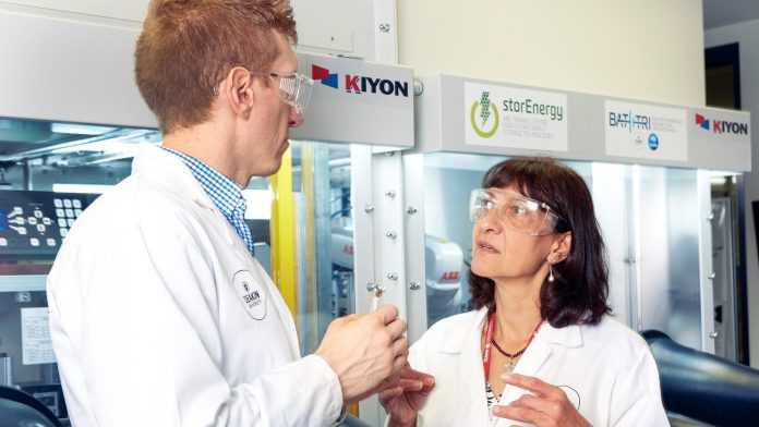 Professor Maria Forsyth mentors young scientists – The Greek Herald