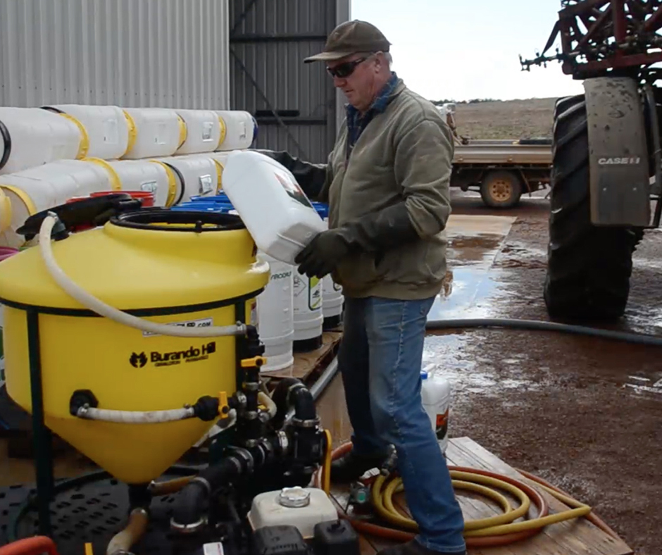 Using tank mixes to extend herbicide ‘life’ - WeedSmart