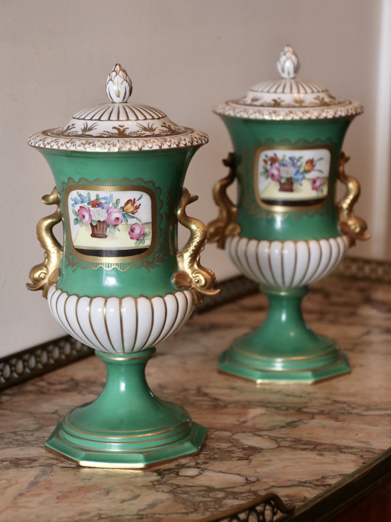 Pair of antique German Dresden porcelain urns – European Antiques