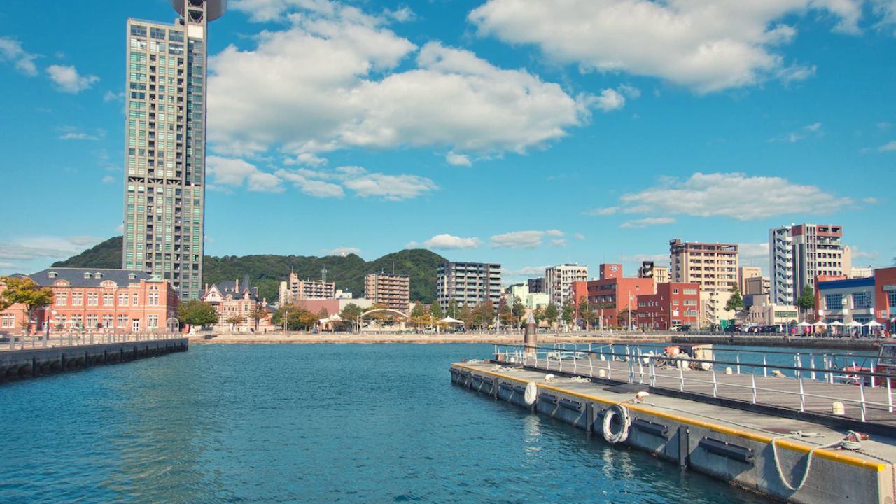 Moji - FirstClass Travel Specialist