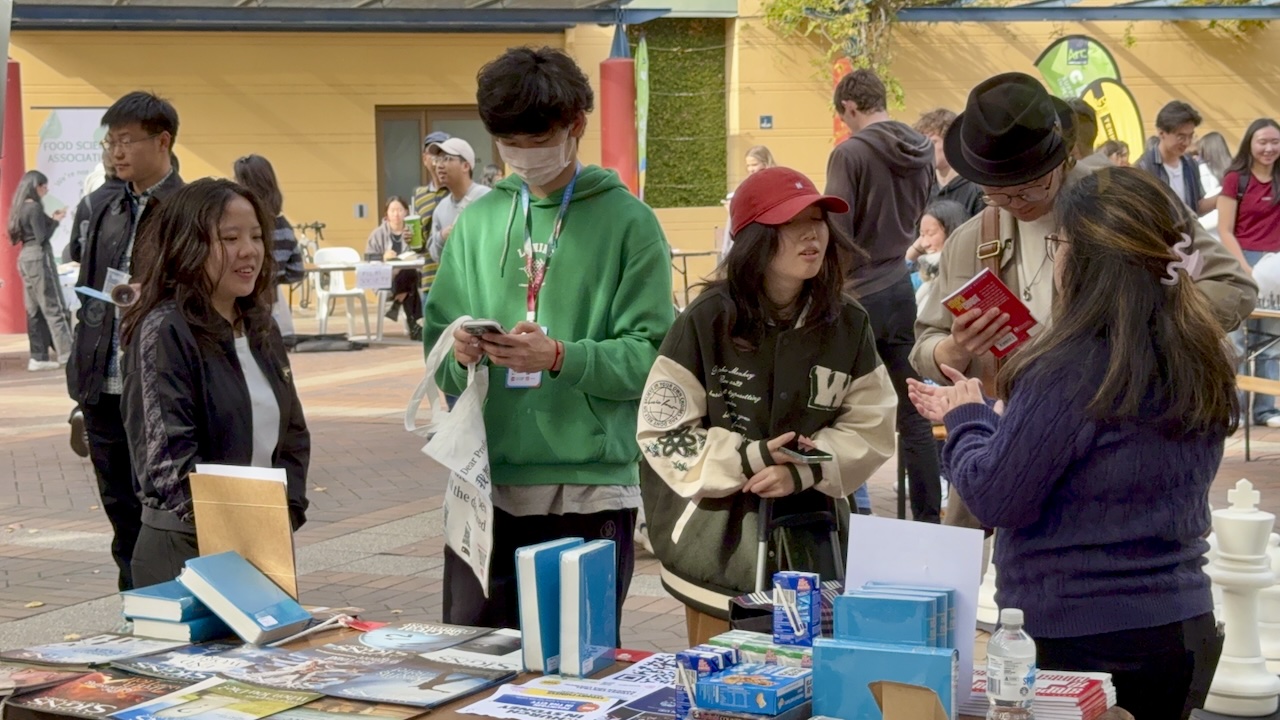 Faith on Campus: Sharing Hope at UNSW Orientation Week - Sydney