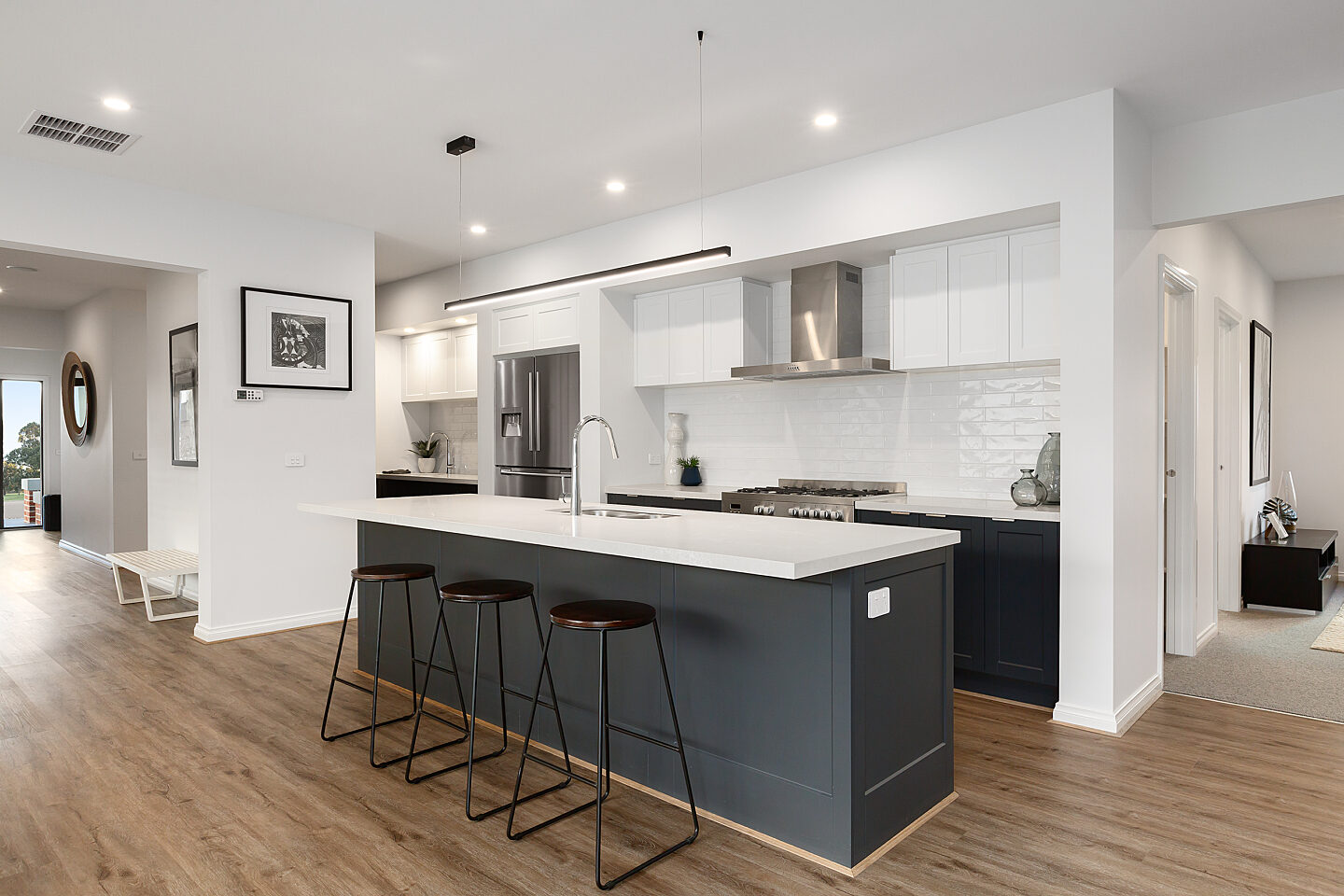 Display Homes in Melbourne & Victoria | Kingsbridge Homes