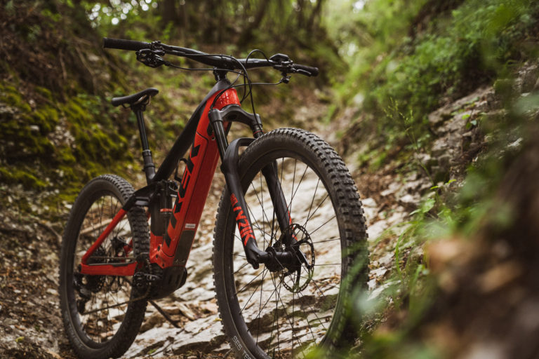 First Ride Review | The New 2020 Trek Rail 9.8 Is Trek's Best E-MTB Yet