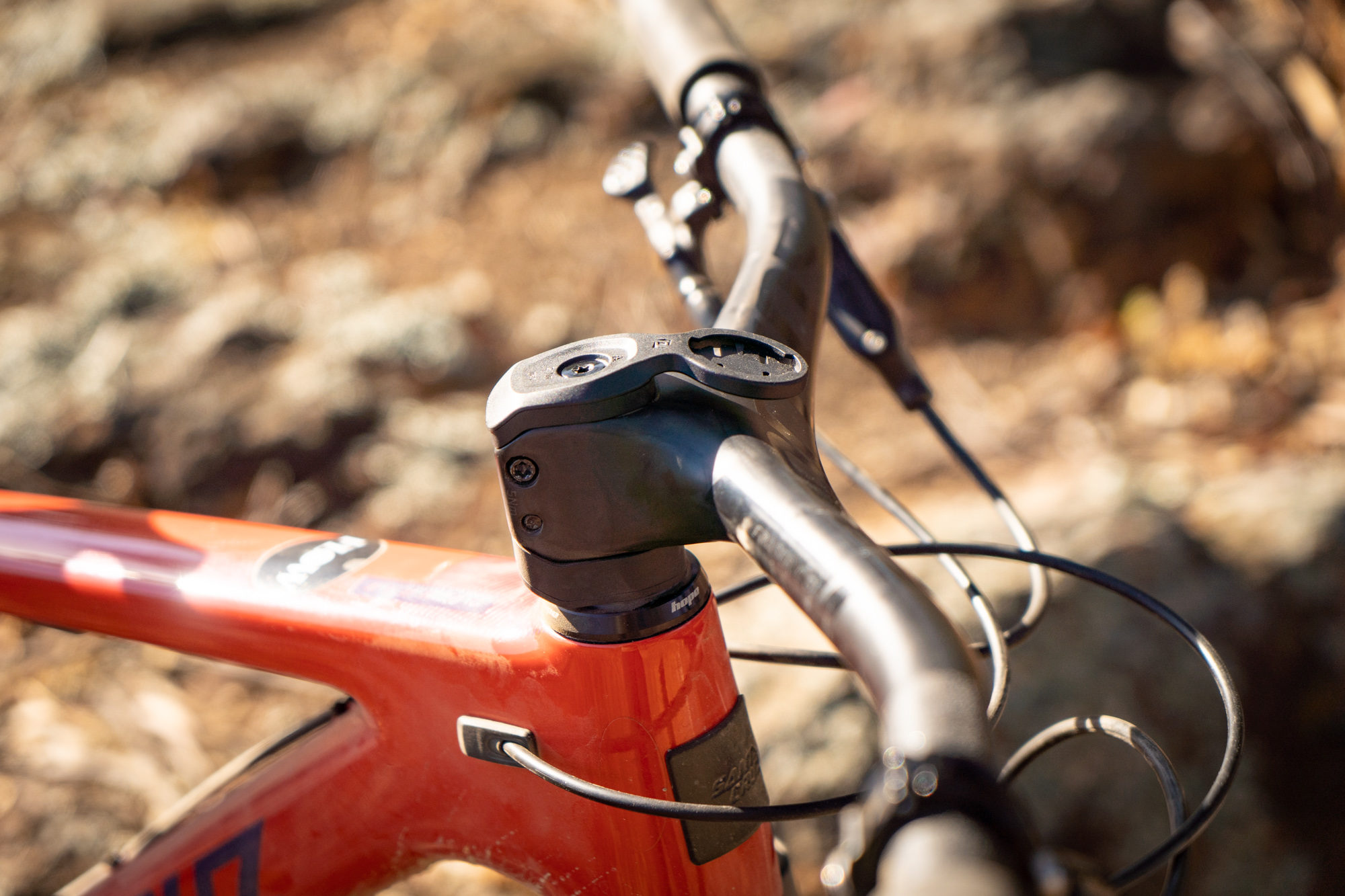 Review | The Syncros Fraser iC SL Is An Ultra-Light Carbon Bar & Stem