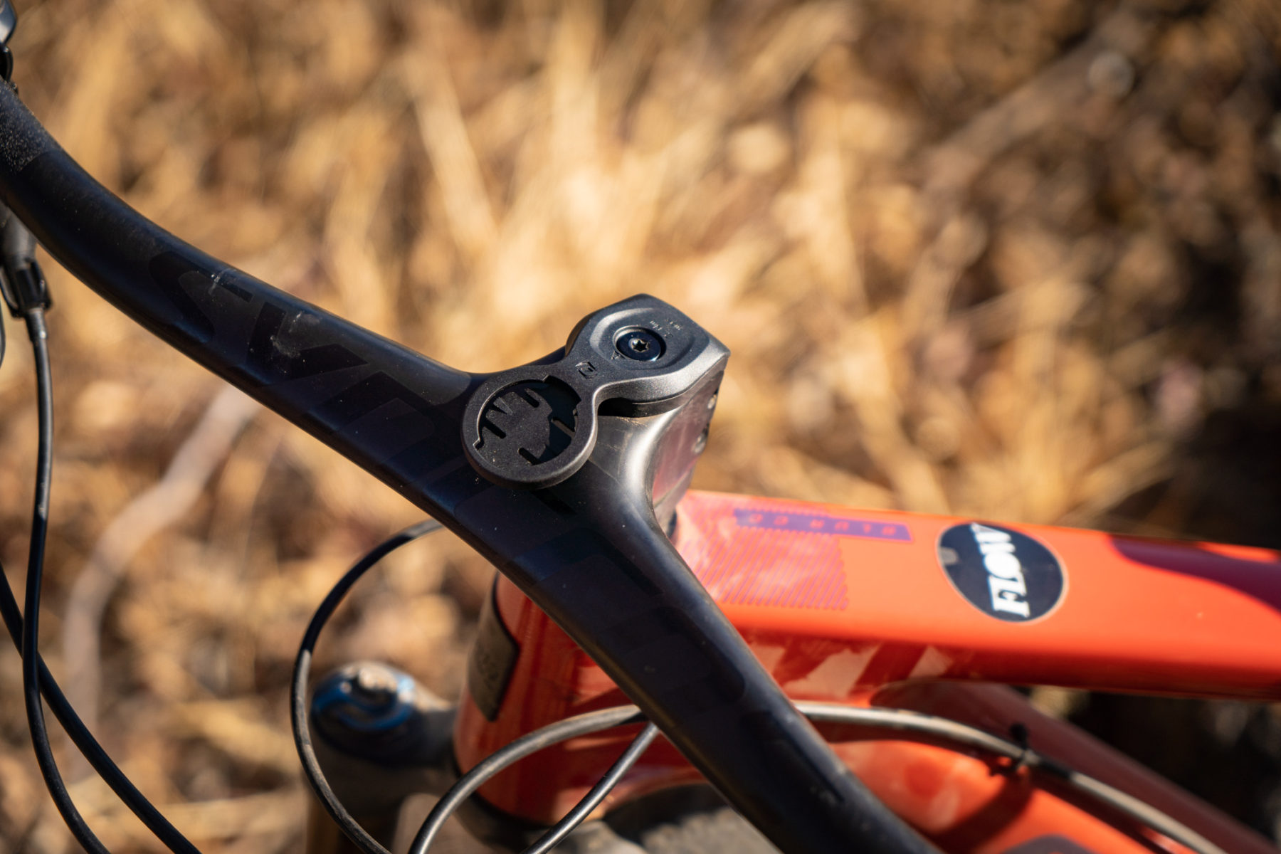 Review | The Syncros Fraser iC SL Is An Ultra-Light Carbon Bar & Stem