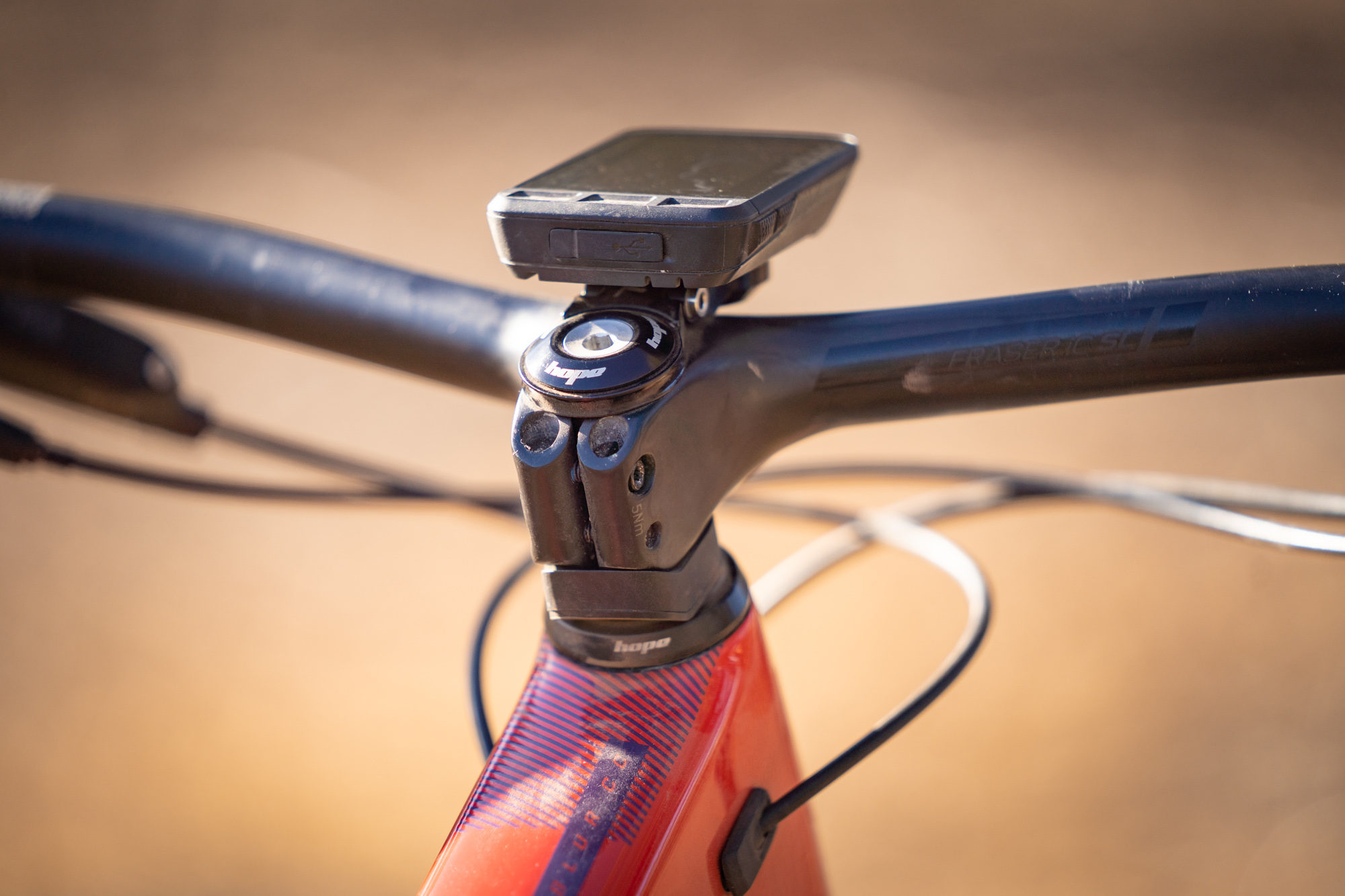 Review | The Syncros Fraser iC SL Is An Ultra-Light Carbon Bar & Stem