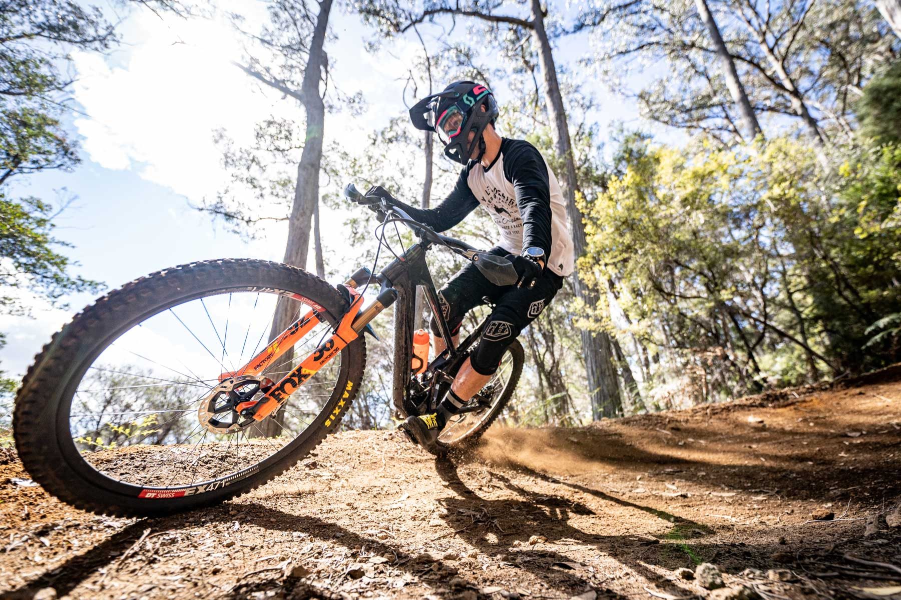 Racing Enduro in Derby | The Shimano Enduro, Asia-Pacific EWS