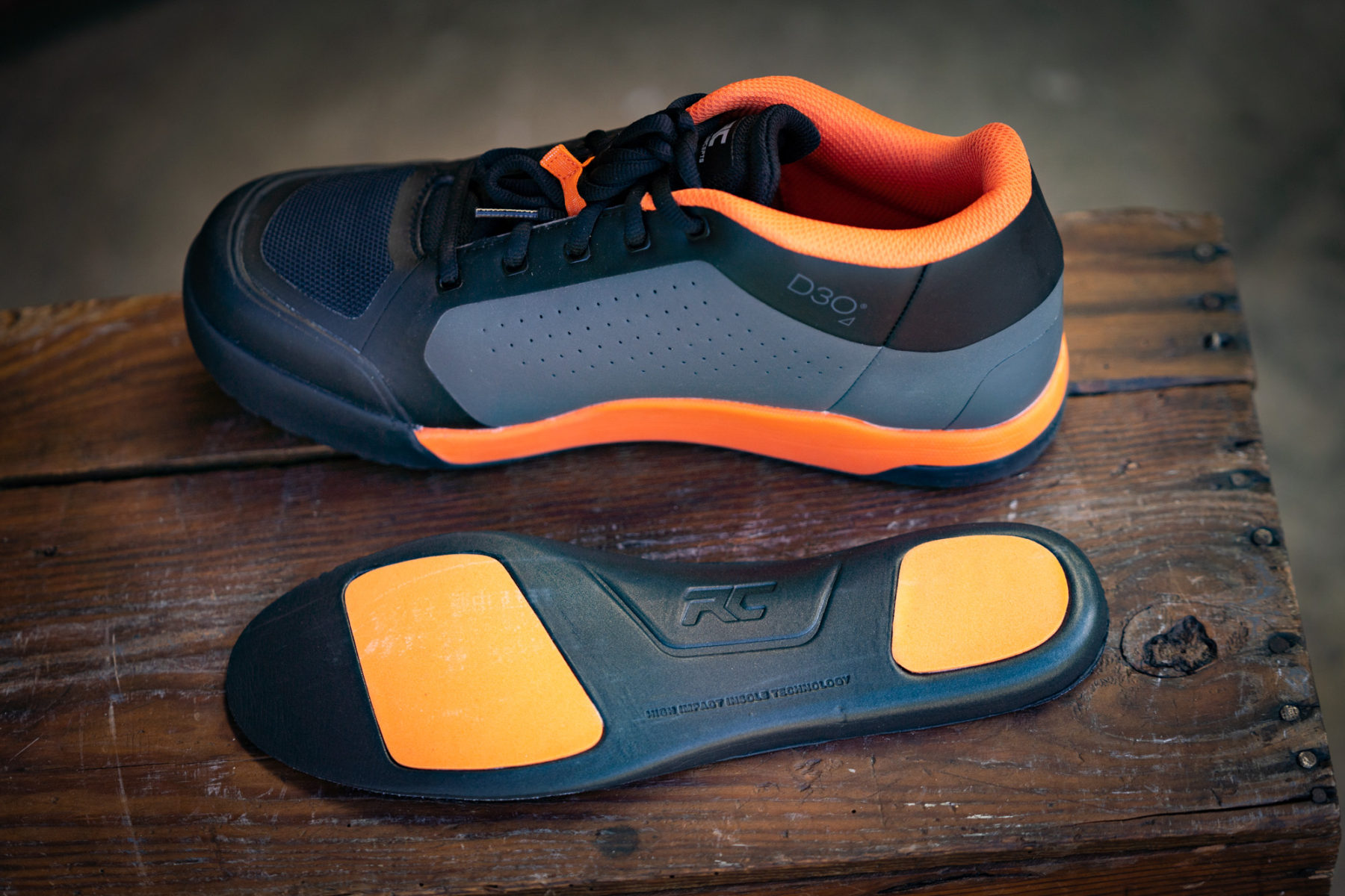 Flow's Fresh Produce | New Carbon Wheels, Flat Pedal Shoes & More!