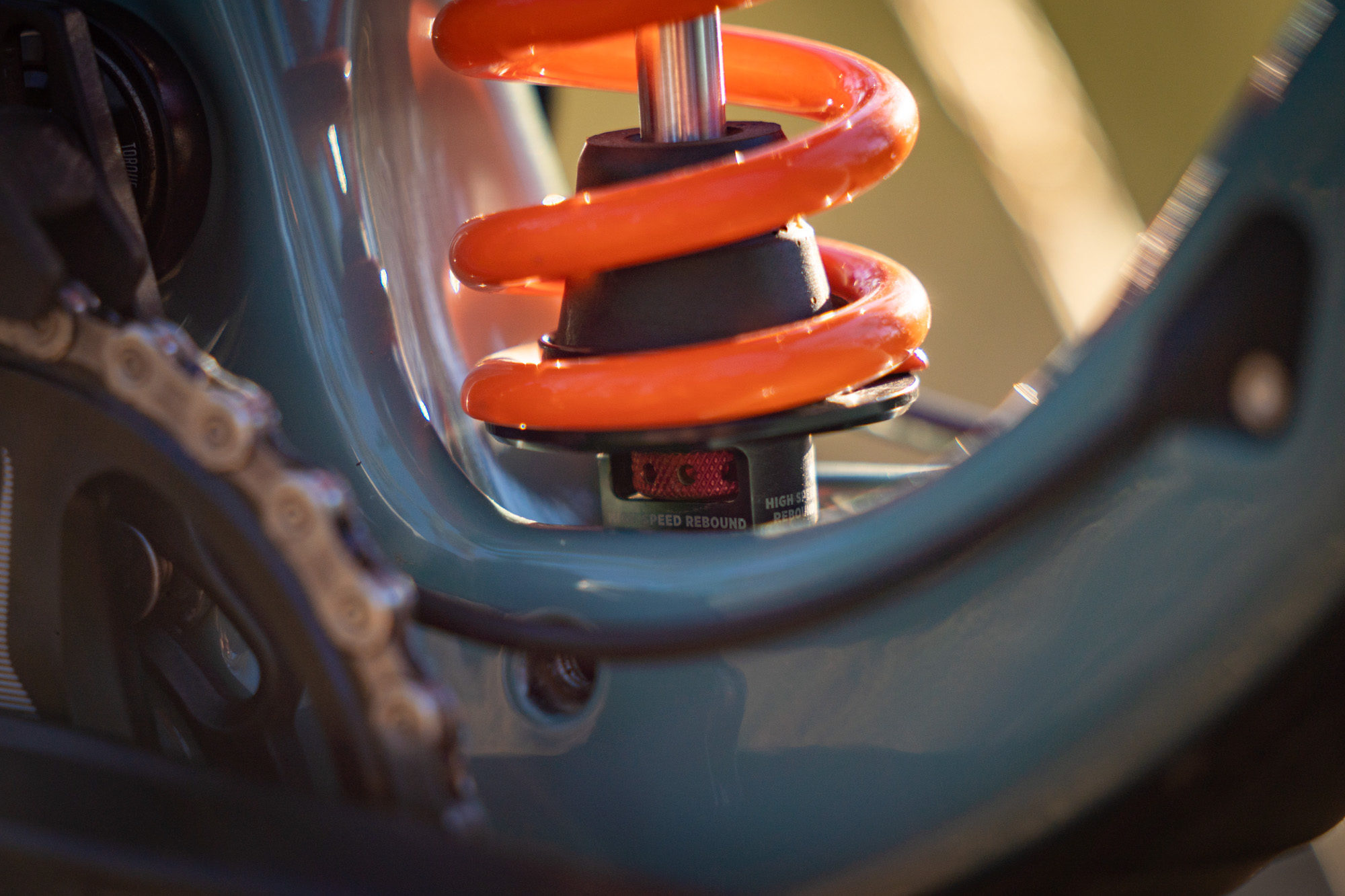 All-New Pivot Mach 6 Review | Keeping The 27.5in Flame Burning Bright!