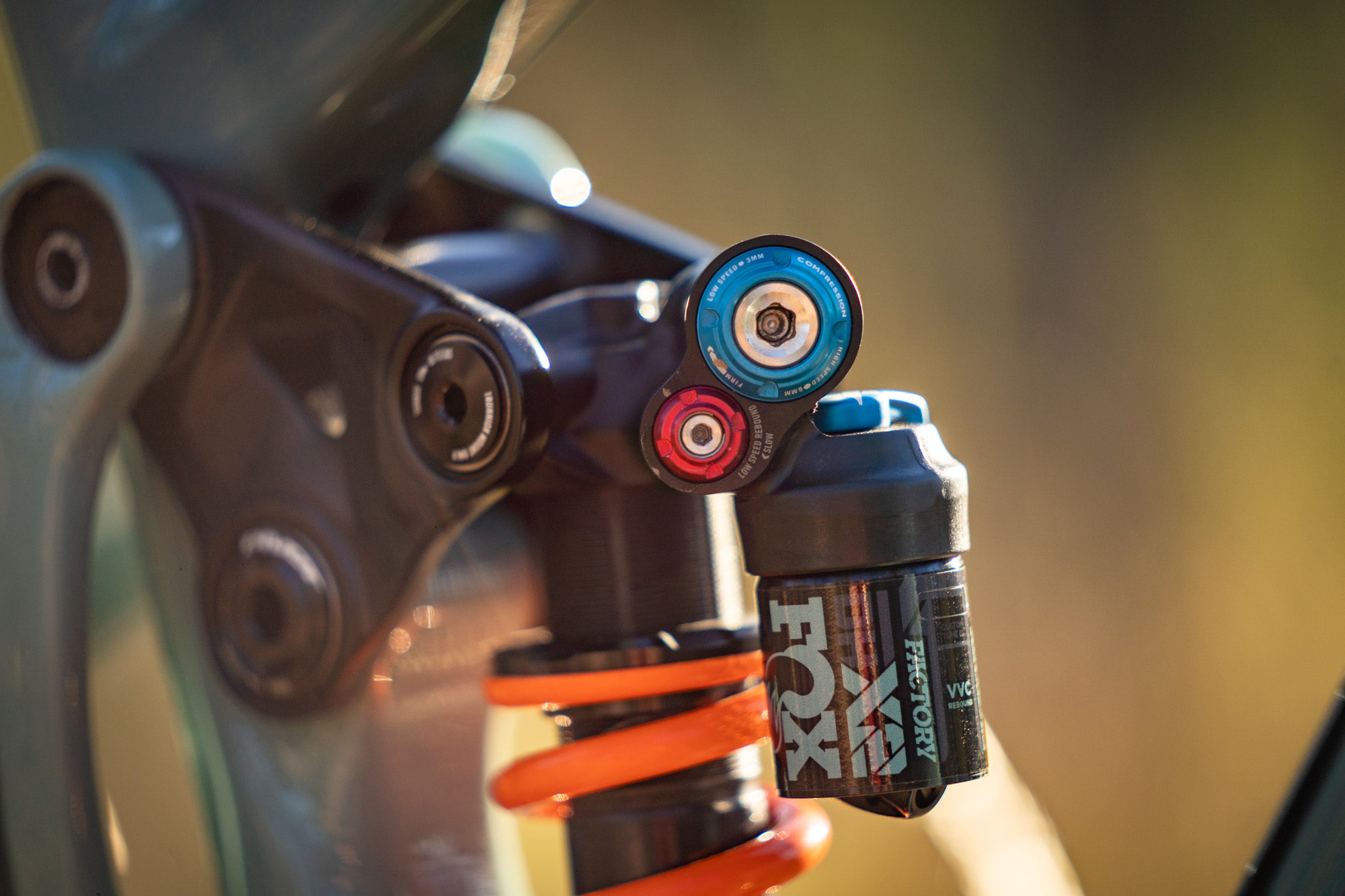 All-New Pivot Mach 6 Review | Keeping The 27.5in Flame Burning Bright!