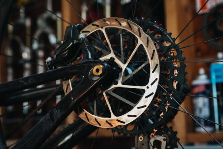 Flow's Fresh Produce | New SRAM HS2 rotors, a Canyon & Specialized kit