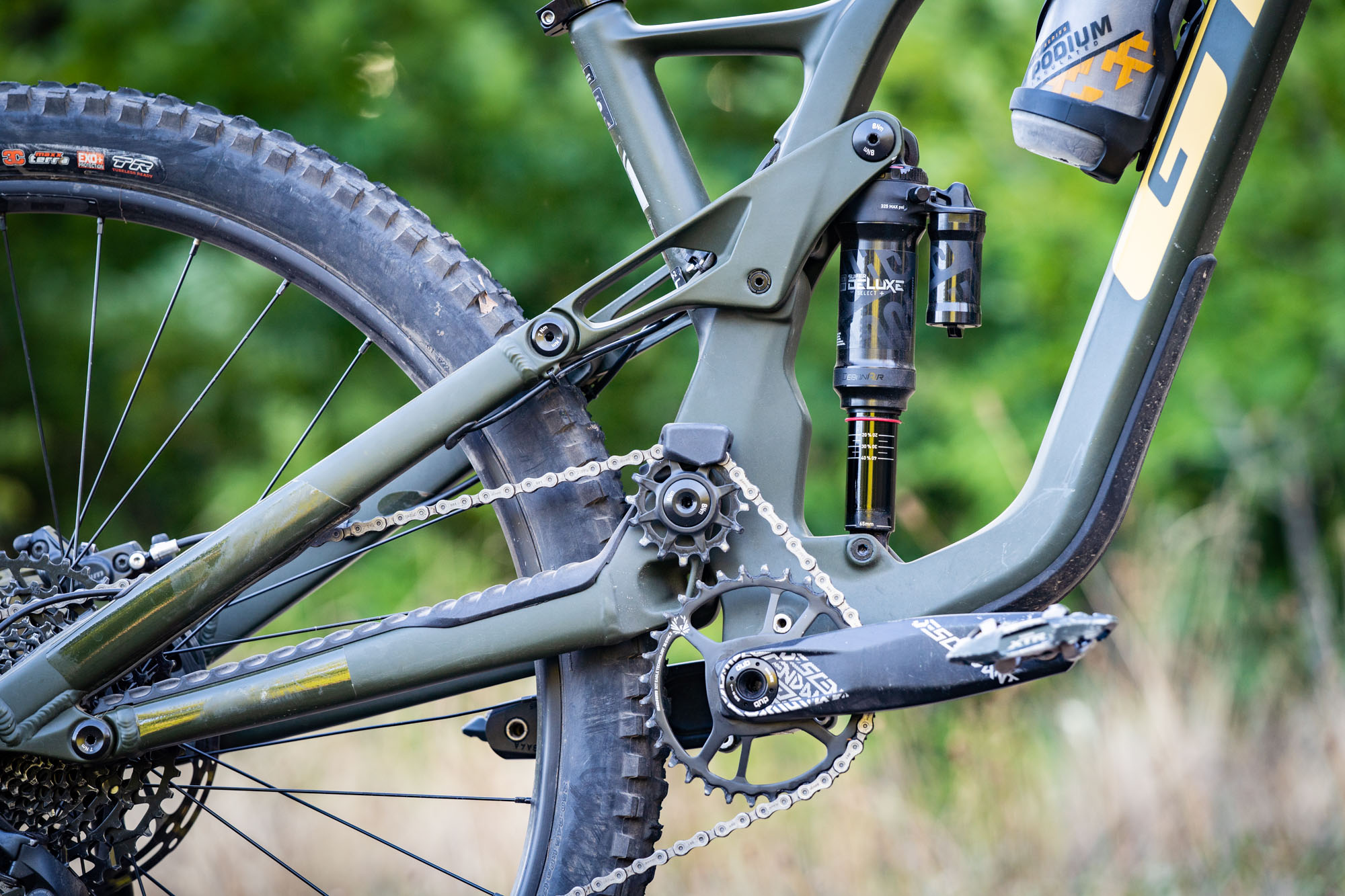 2022 GT Force Review | A high pivot bruiser that eats rocks for breakfast!