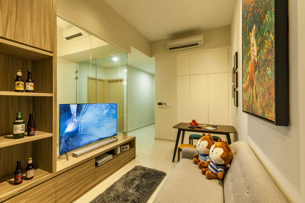 Sensible design brings out the best of this high-ceiling home | Lookbox ...