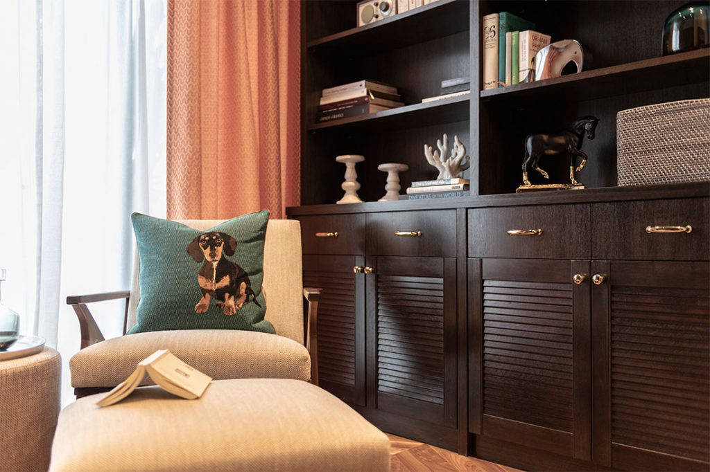 A shoebox apartment inspired by Hemingway | Lookbox Living