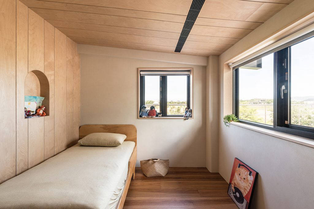 Contemporary Taiwanese house lives amidst the rice fields | Lookbox Living