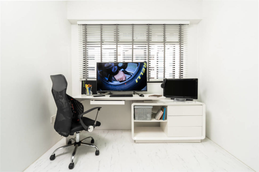 5 benefits of having a television in a home office | Lookbox Living