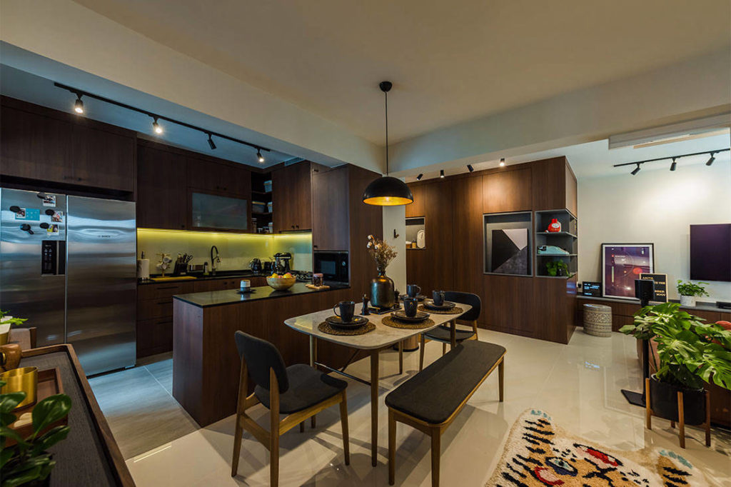 A handsome flat in dark, beautiful shades | Lookbox Living