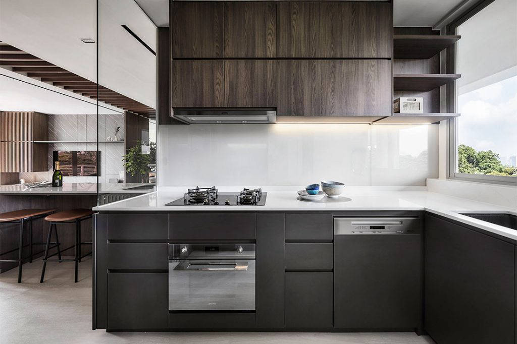 A contemporary resort-inspired home to showcase travel mementos ...