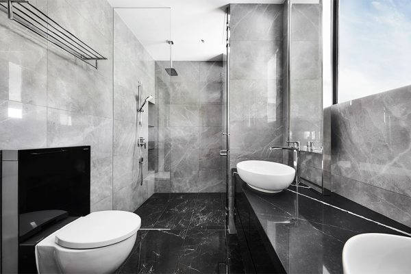 Bringing out the design potential of a 30-year-old terrace house ...