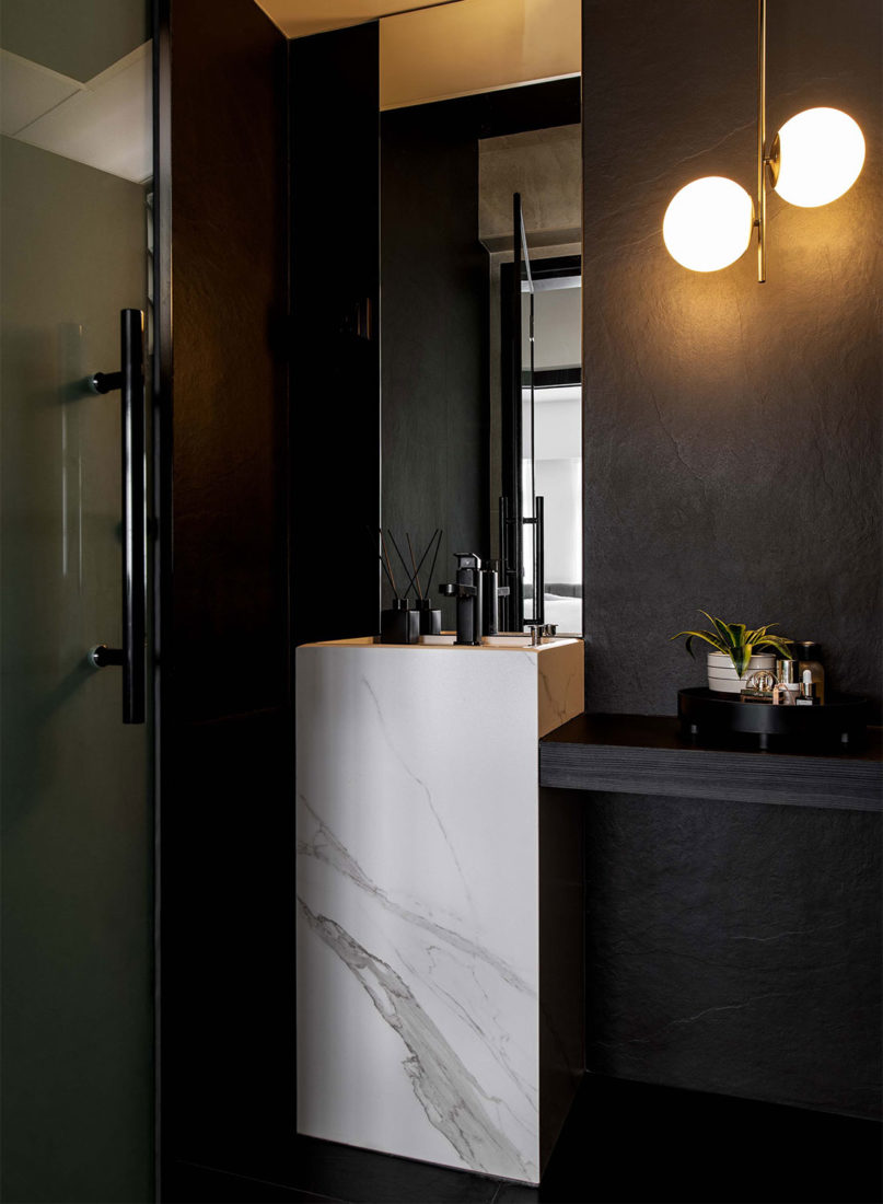 Kitchen and dining on a floating island | Lookbox Living