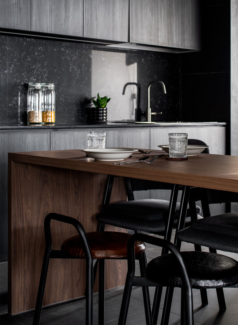 Kitchen and dining on a floating island | Lookbox Living