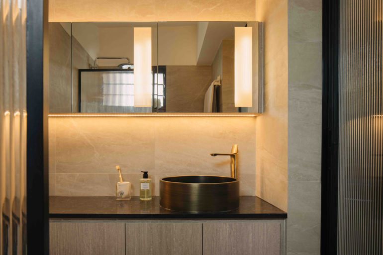 A flat with hidden rooms | Lookbox Living