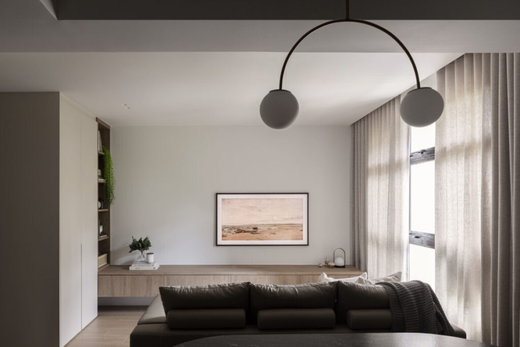 Home experiment: How to turn a small flat into a free-flowing space for ...