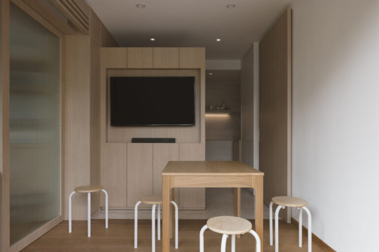 A tiny apartment with transformable spaces | Lookbox Living