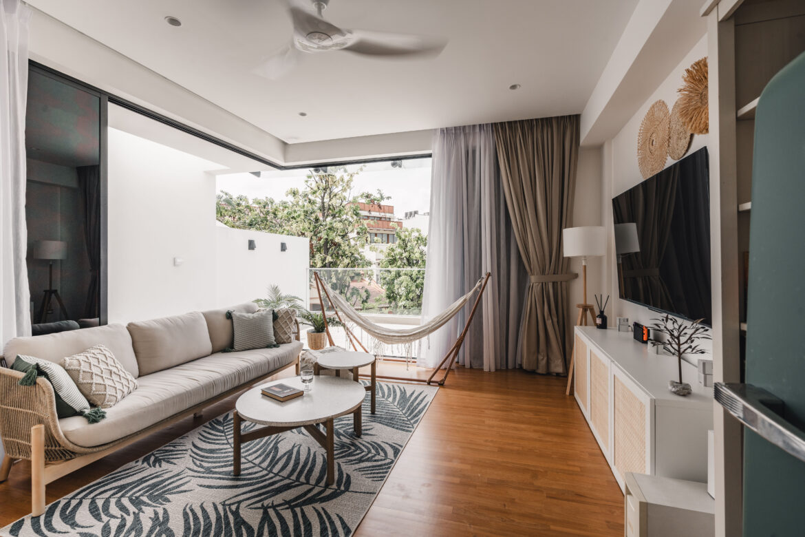 A skylight enlivens this terrace house | Lookbox Living