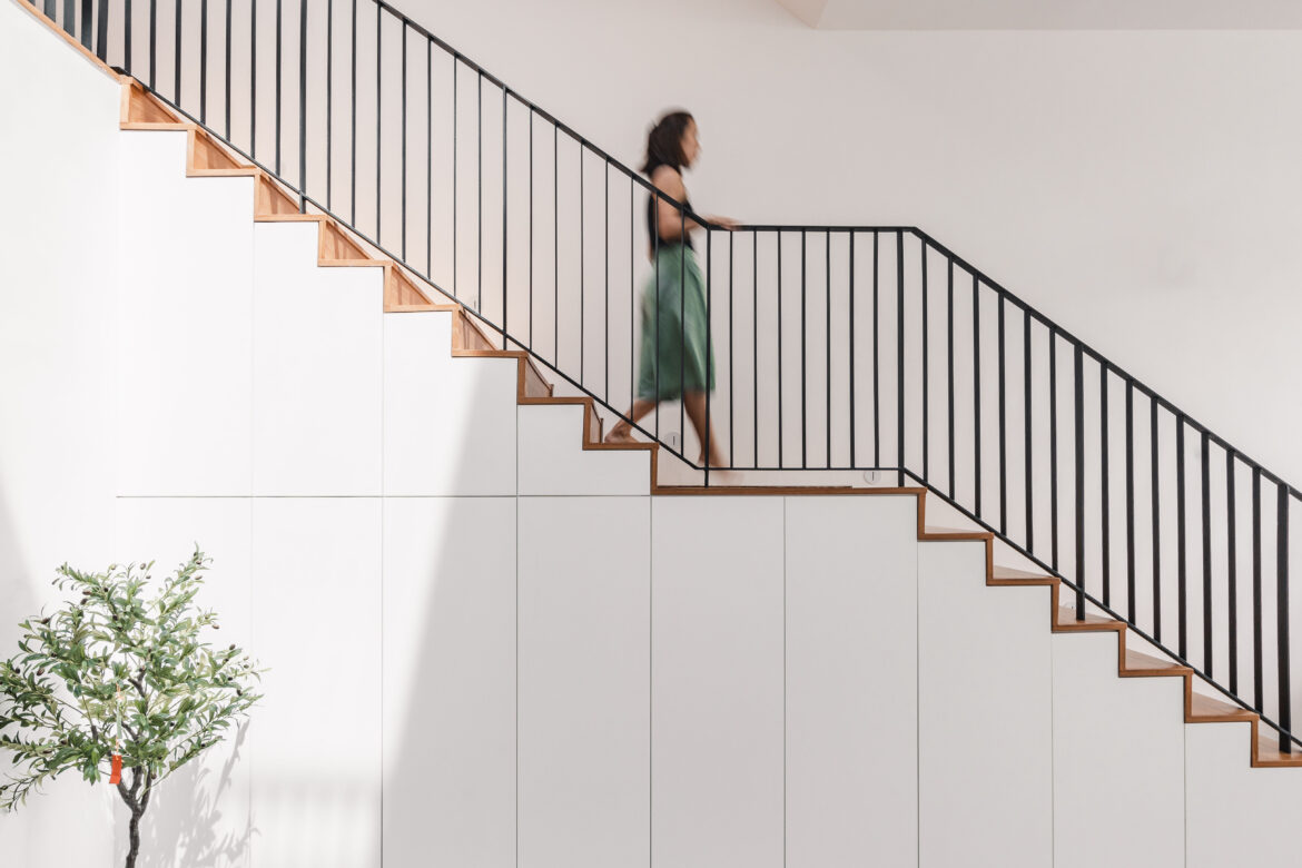 A skylight enlivens this terrace house | Lookbox Living