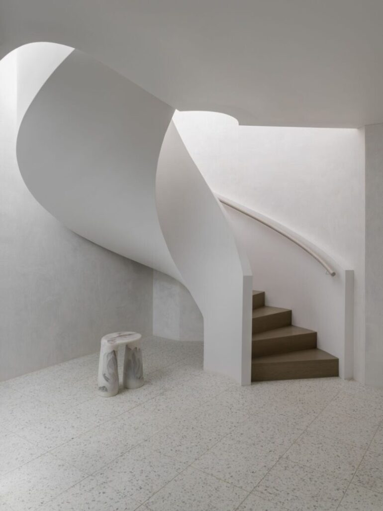 Trinity Architects - The House of Curves | Lookbox Living