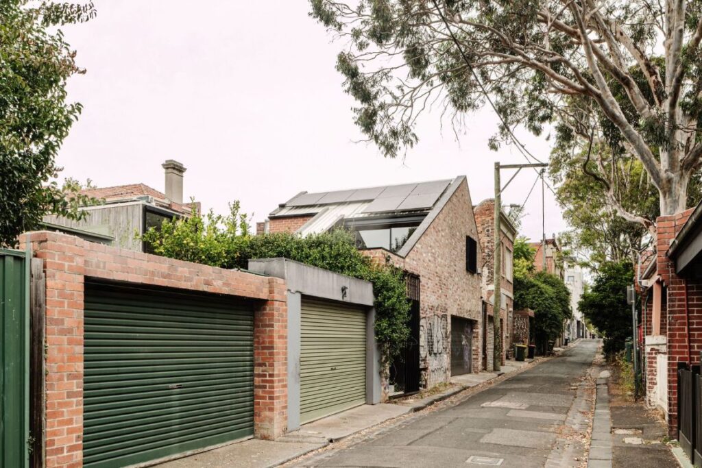 Imogen Pullar Architecture - Fitzroy Courtyard House