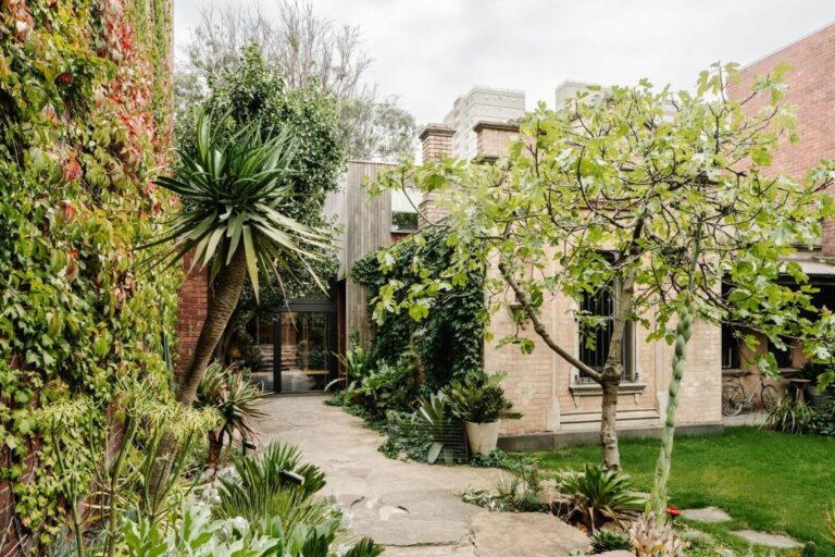 Imogen Pullar Architecture - Fitzroy Courtyard House