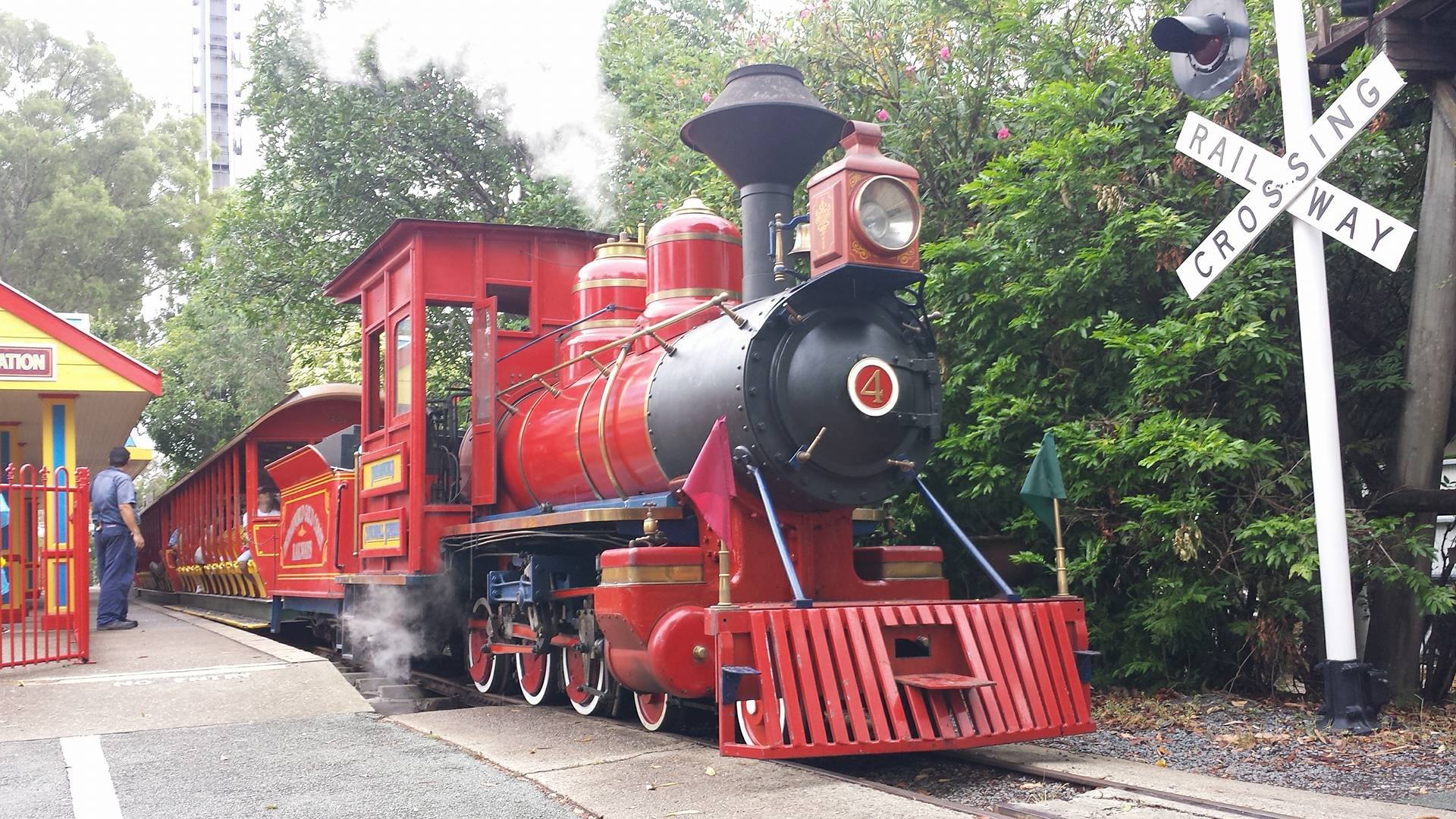 Dreamworld Steam Train - Theme Park Discussion - Parkz Forums - Theme ...