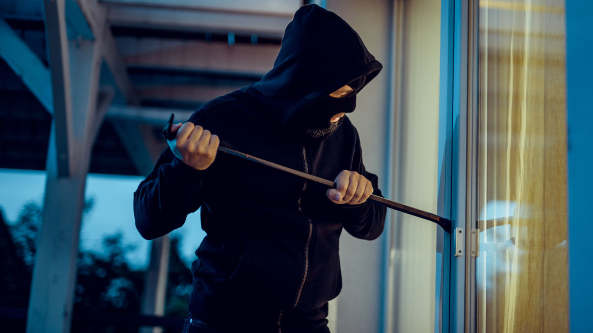5 Ways to protect your home from robbers - Service Today