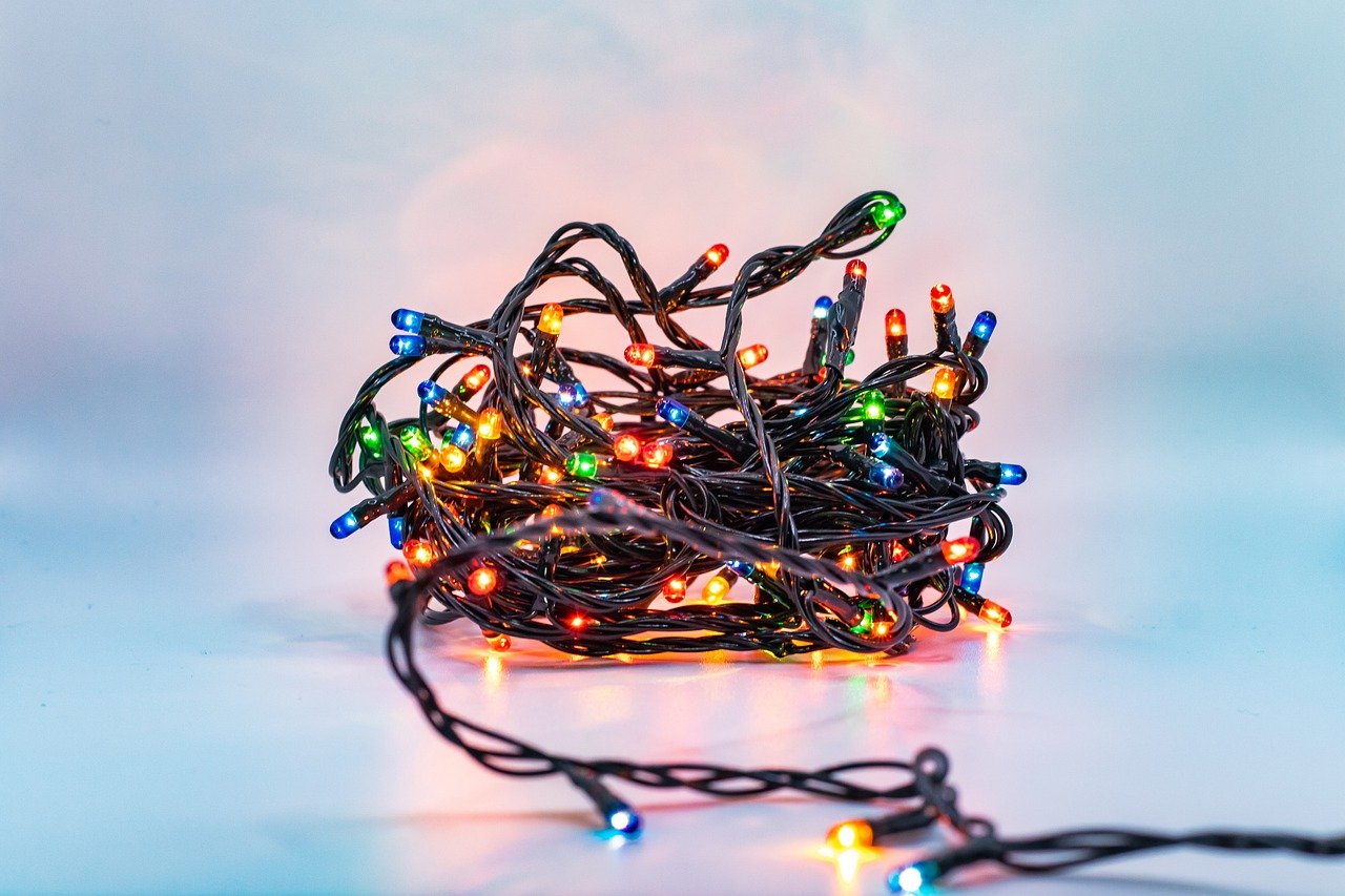 Essential electrical tips for a Merry Christmas! - Service Today